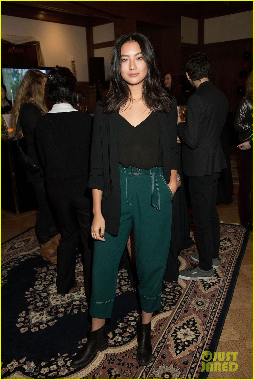 Kiernan Shipka & Lana Condor Check Out 'Chilling Adventures of Sabrina ...