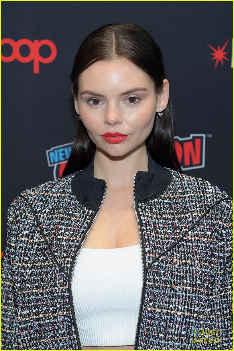 'Siren' Cast Premieres Season Two Trailer at NYCC - Watch Now! | Photo ...