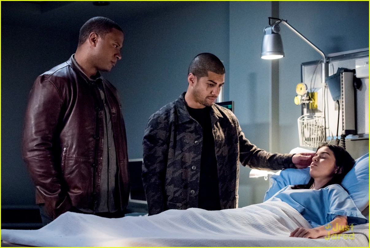 Beebo Makes Arrowverse Return on 'Arrow' Tonight - See The Pics ...