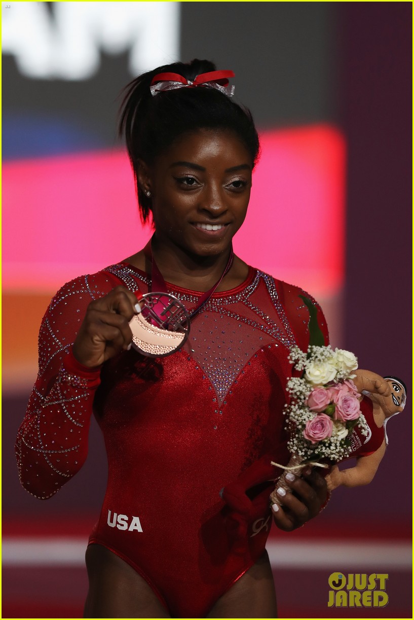 Full Sized Photo Of Simone Biles Becomes First American To Win Medals