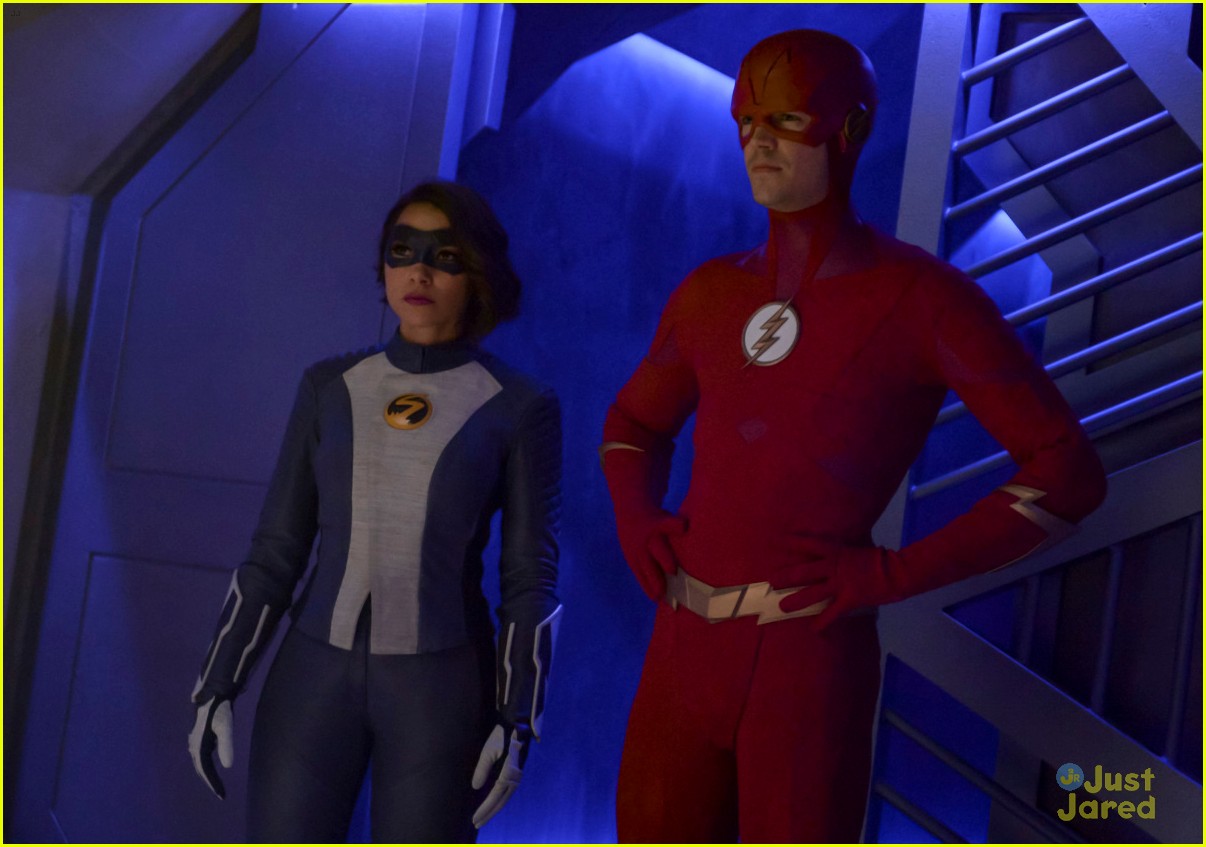 Team Flash Celebrates Thanksgiving On Tonight's New Episode | Photo ...