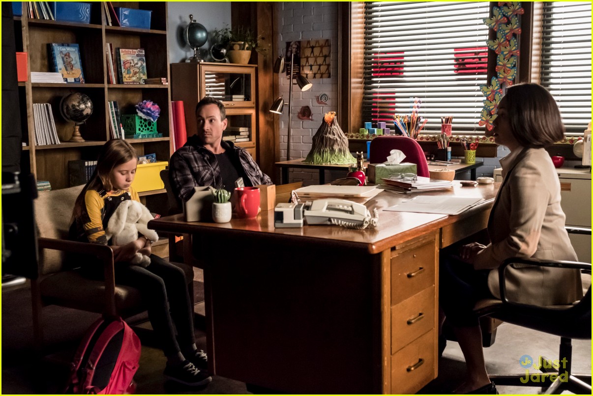 Team Flash Celebrates Thanksgiving On Tonight's New Episode | Photo ...