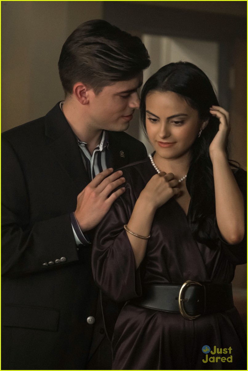 'Riverdale' Goes Back To The Past With Flashback Episode Tonight - See ...