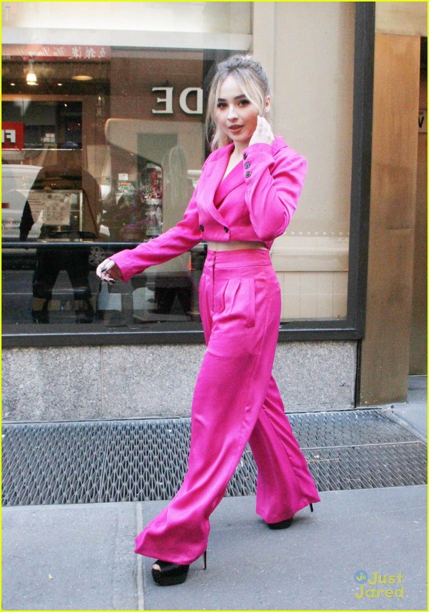 Sabrina Carpenter Loves That Fans Are Relating To New Album 'Singular ...