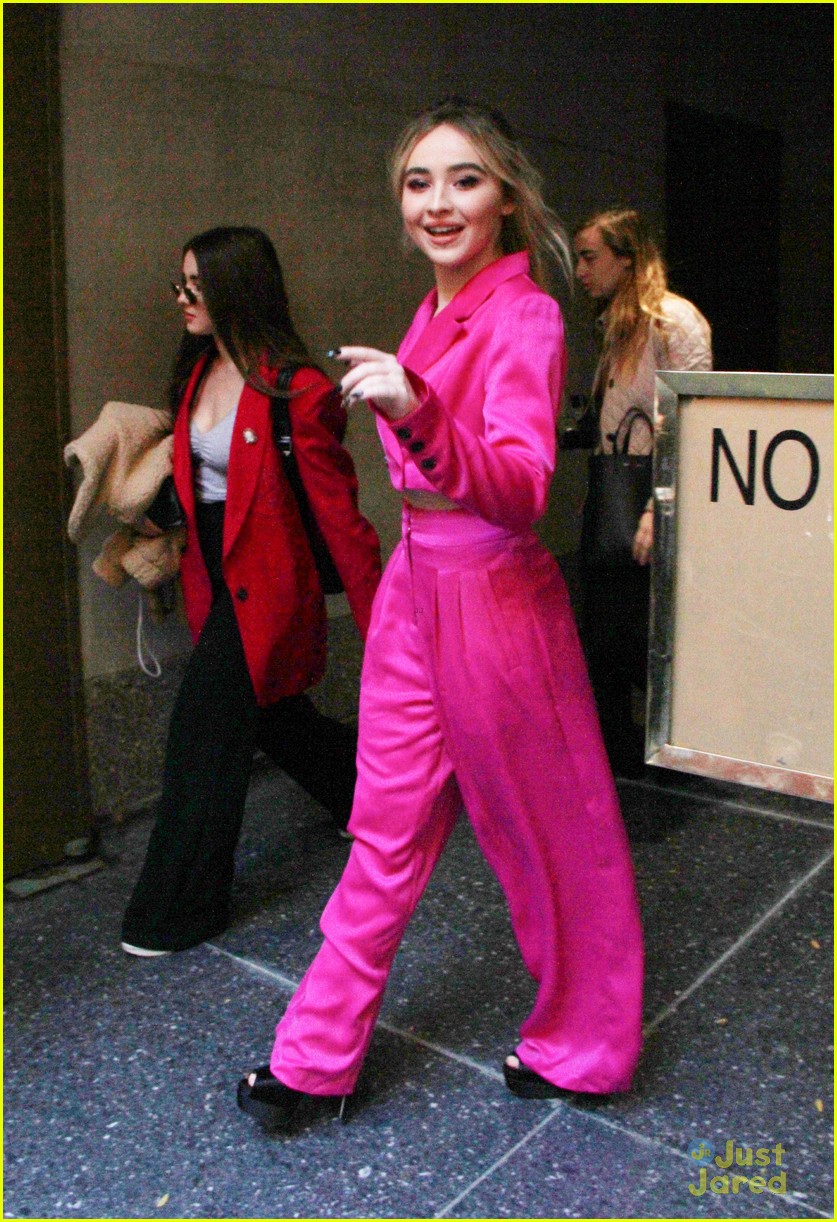 Sabrina Carpenter Loves That Fans Are Relating To New Album 'Singular ...