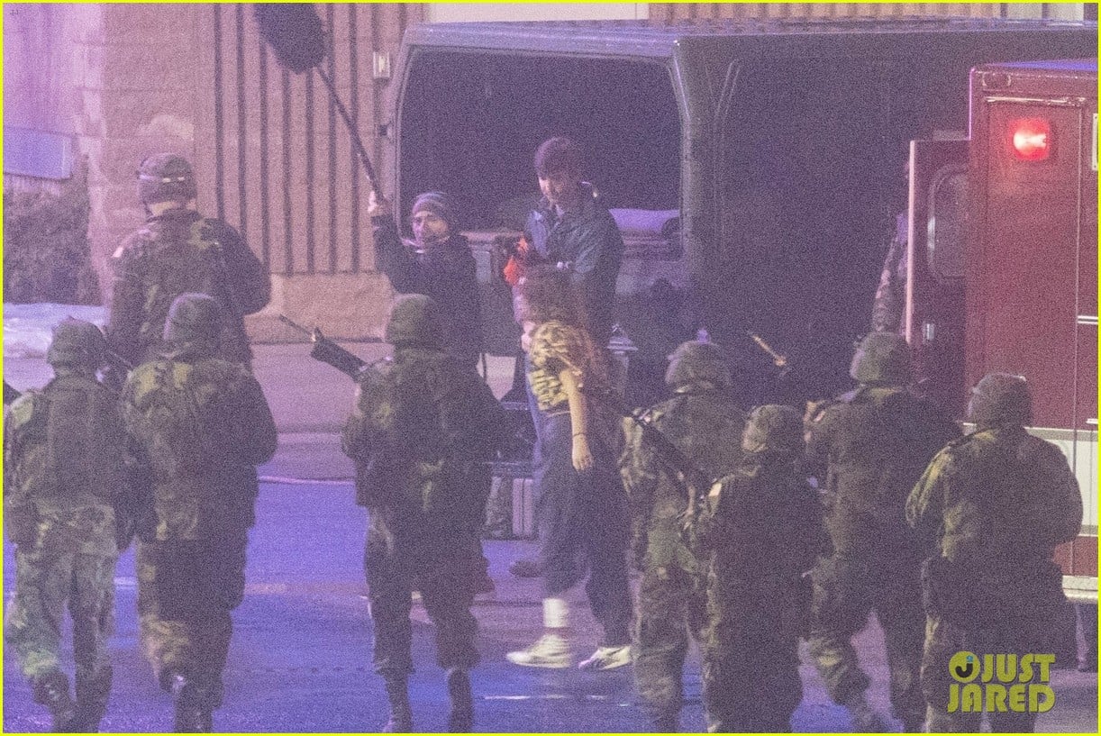 Full Sized Photo of stranger things finale november season 3 2018 17 ...