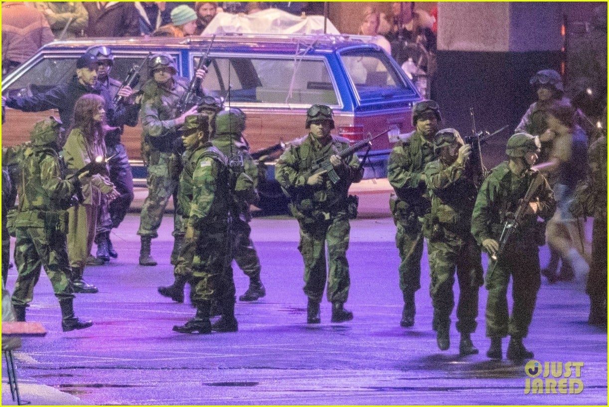 Full Sized Photo of stranger things finale november season 3 2018 27 ...