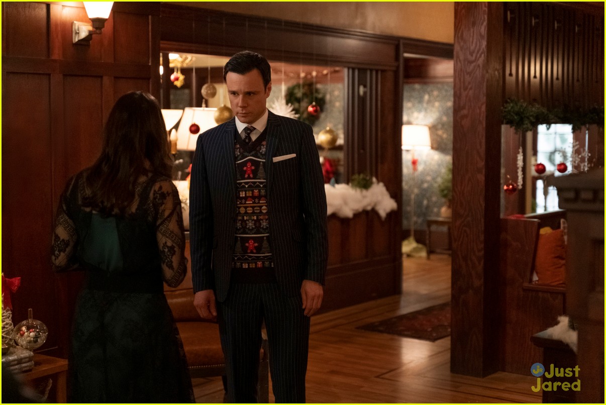 The 'Charmed' Sisters' First Christmas Together Isn't What They Expect ...