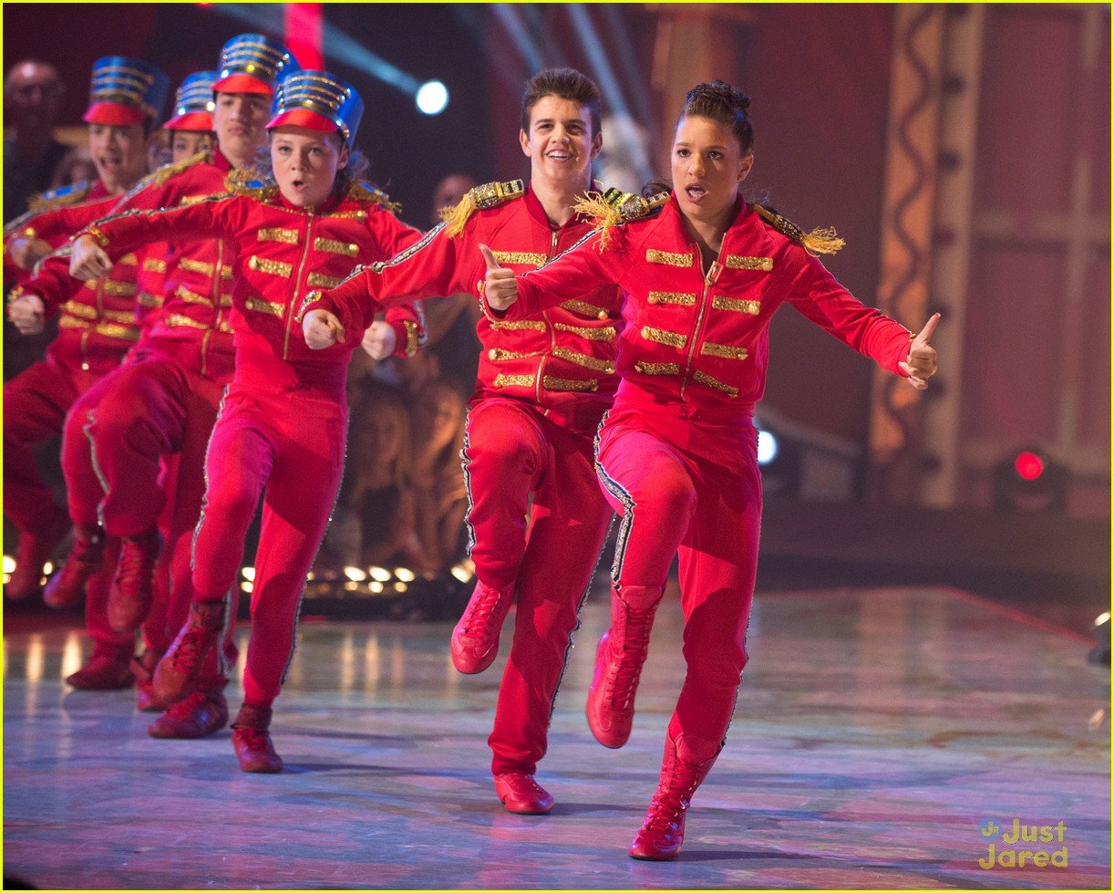 Mackenzie Ziegler & Sage Rosen are Toy Soldiers For DWTS Juniors Finale ...