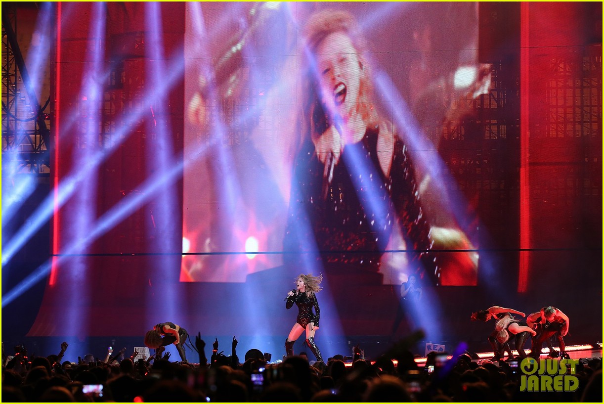 Full Sized Photo of taylor swift reputation tour 2018 25 | See the Set ...