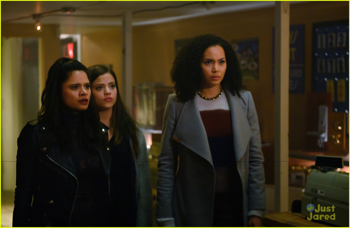 The Sisters Turn To The Elders On 'Charmed's Winter Premiere | Photo ...
