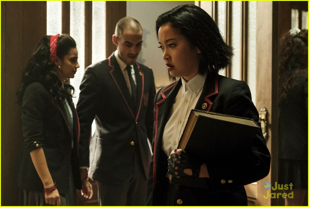 Lana Condor & Benjamin Wadsworth Reveal Everything That's Happening On ...