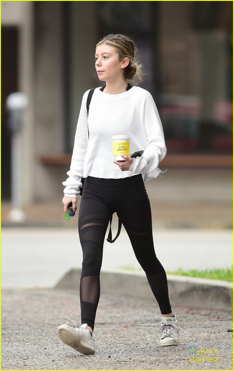 Genevieve Hannelius Runs Into Dylan Minnette After A Workout in LA ...