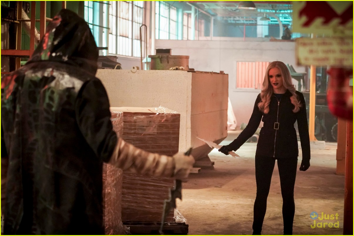 Full Sized Photo of the flash seeing red stills 11 | Nora Gets Severely ...