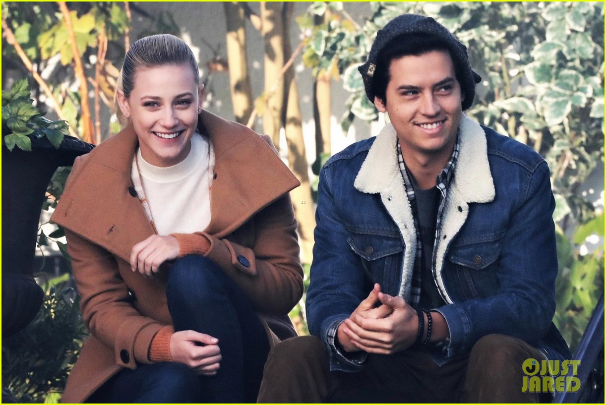 Cole Sprouse & Lili Reinhart Film Sweet Bughead Scenes for 'Riverdale ...