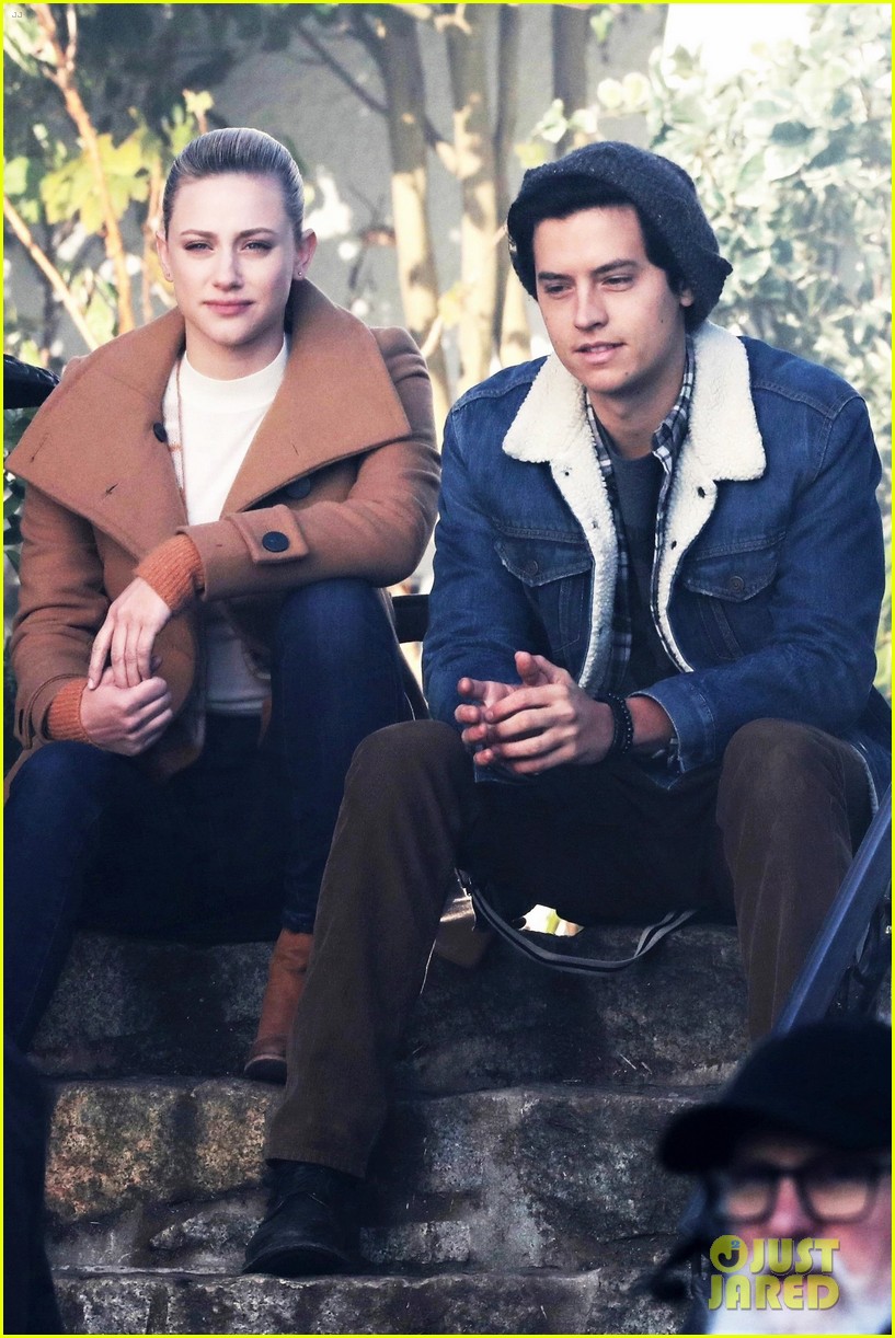 Cole Sprouse & Lili Reinhart Film Sweet Bughead Scenes for 'Riverdale ...
