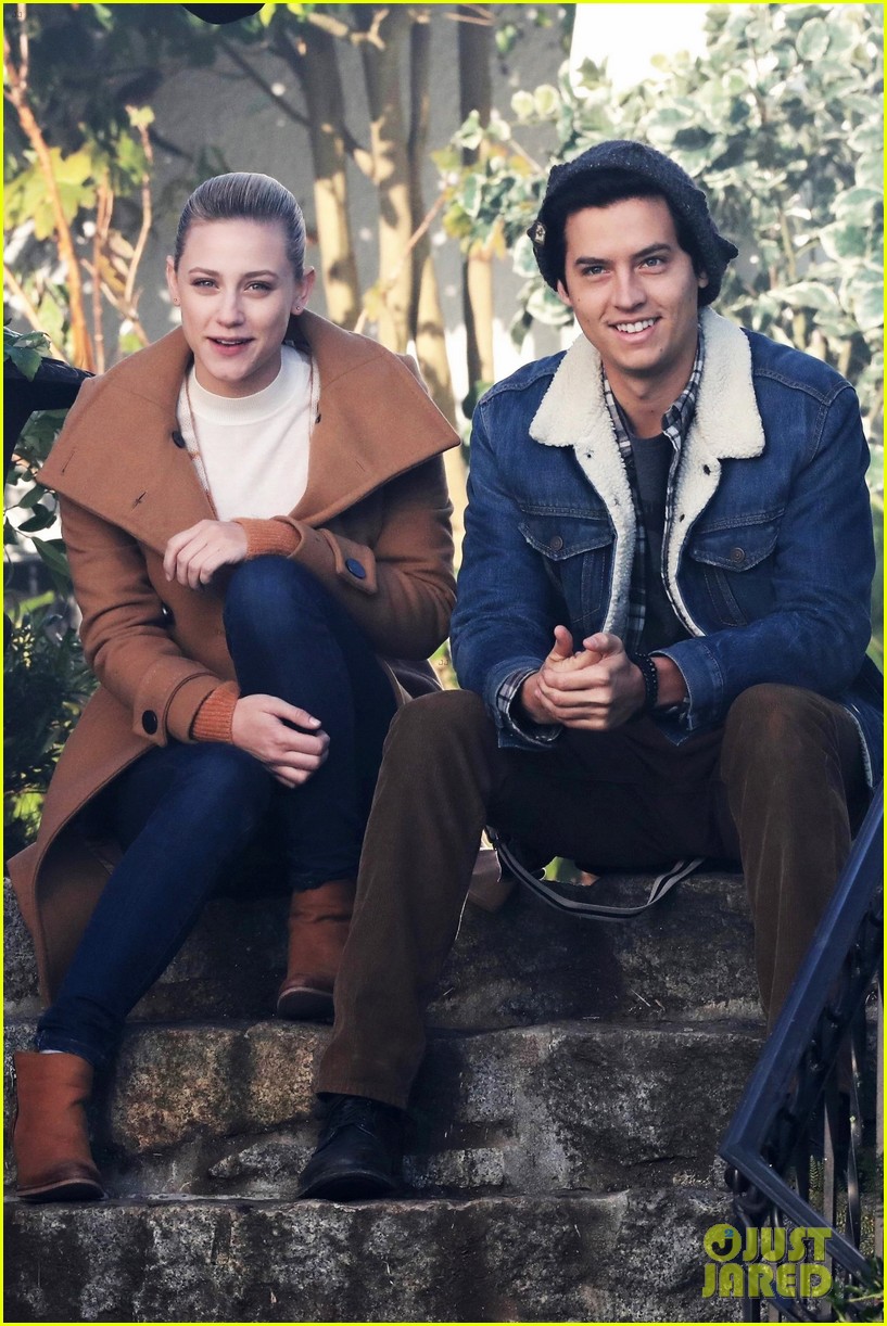 Cole Sprouse & Lili Reinhart Film Sweet Bughead Scenes for 'Riverdale ...