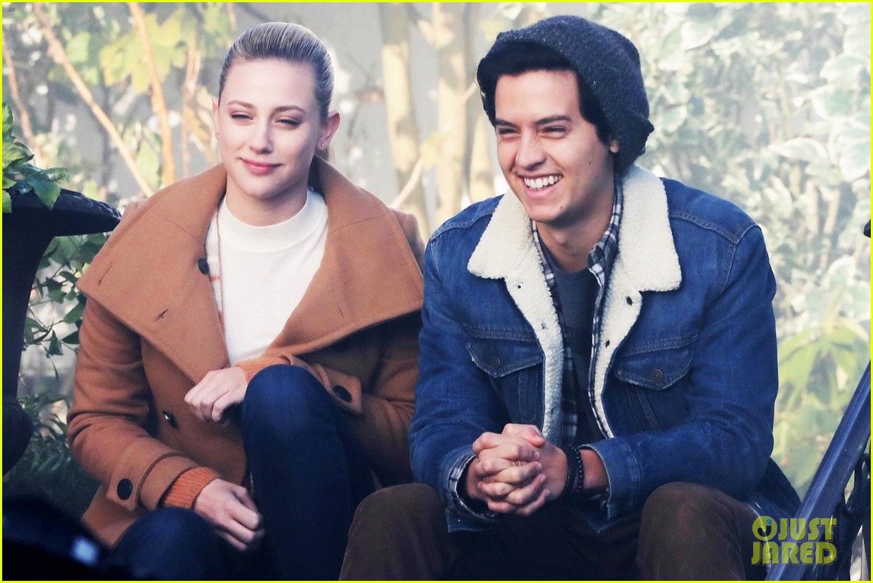 Cole Sprouse & Lili Reinhart Film Sweet Bughead Scenes for 'Riverdale ...