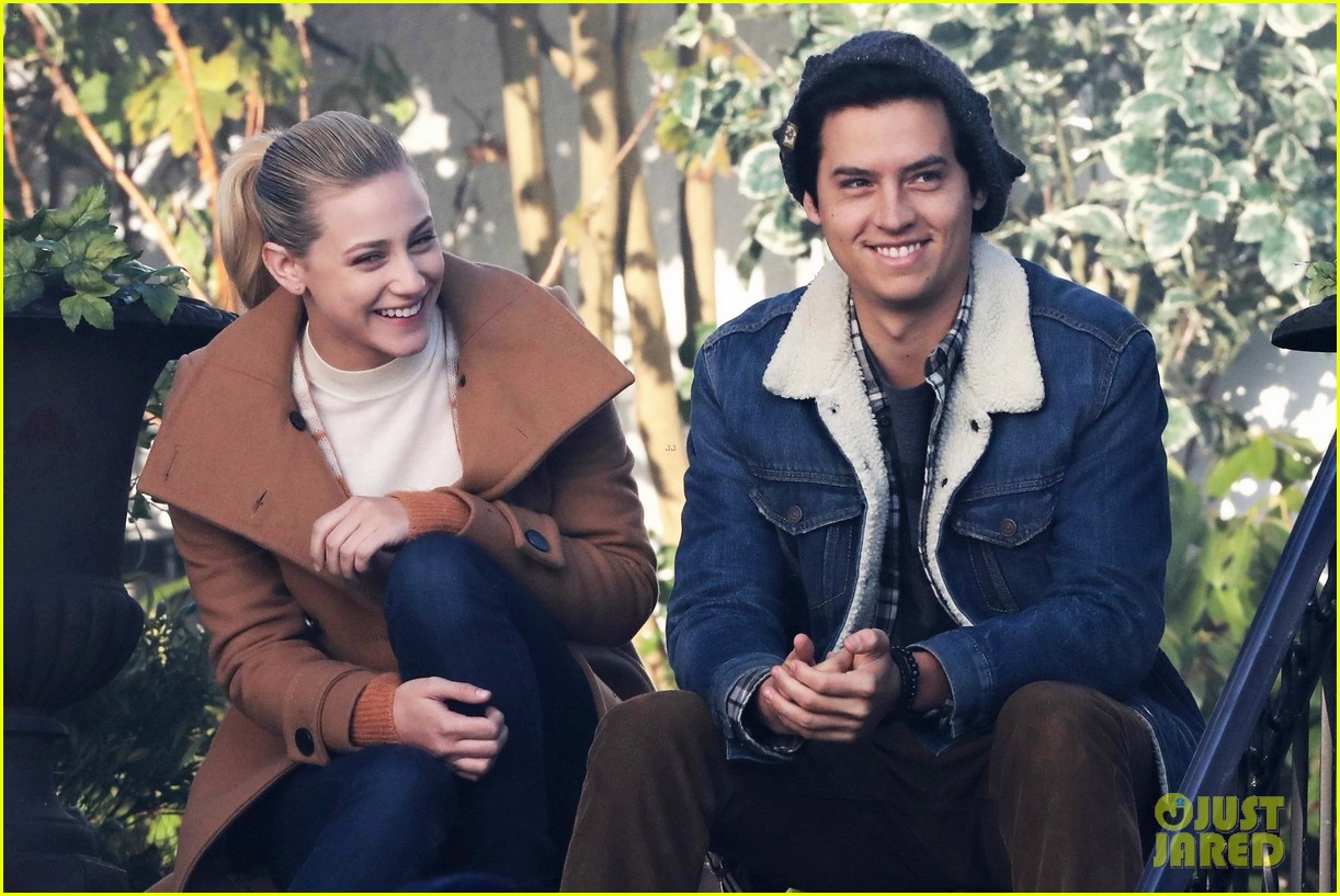 Cole Sprouse & Lili Reinhart Film Sweet Bughead Scenes for 'Riverdale' | Photo 1210632 - Photo ...
