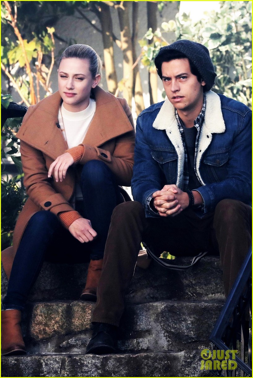 Cole Sprouse & Lili Reinhart Film Sweet Bughead Scenes for 'Riverdale ...