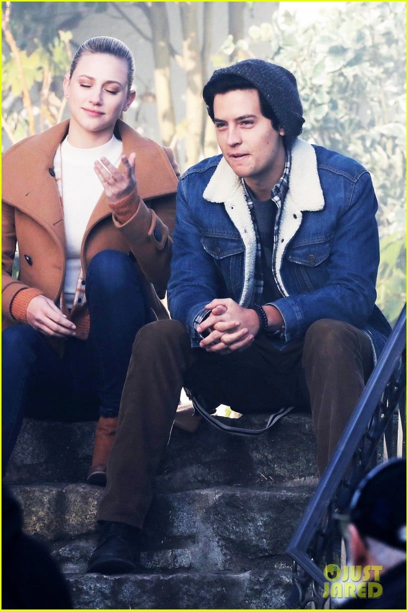 Cole Sprouse & Lili Reinhart Film Sweet Bughead Scenes for 'Riverdale ...