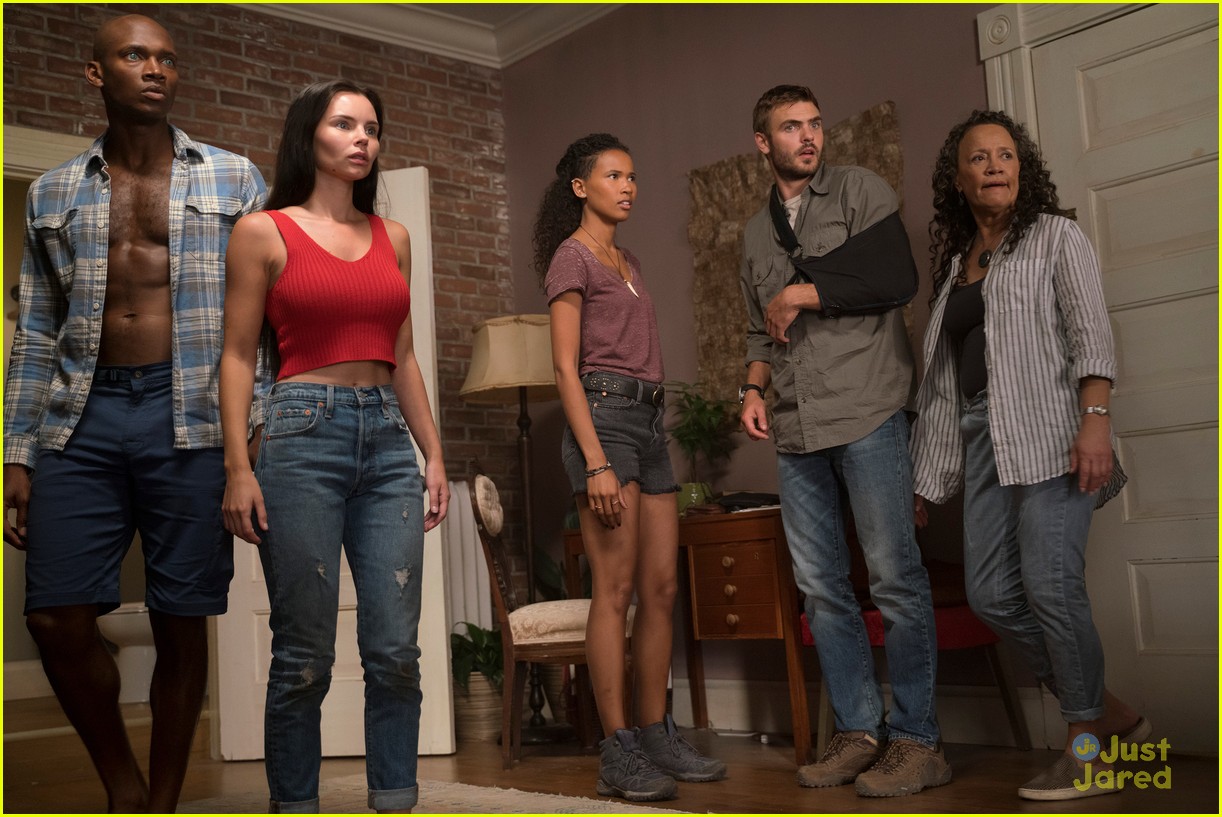 Full Sized Photo of siren ben maddie ryn ship premiere s2 01 | 'Siren ...