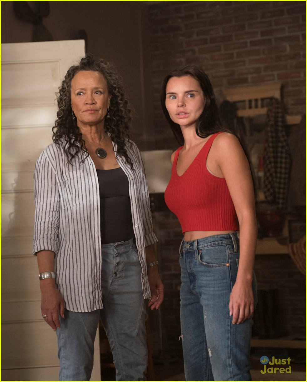 'Siren' Stars Open Up About Ben, Maddie & Ryn's Relationship in Season ...