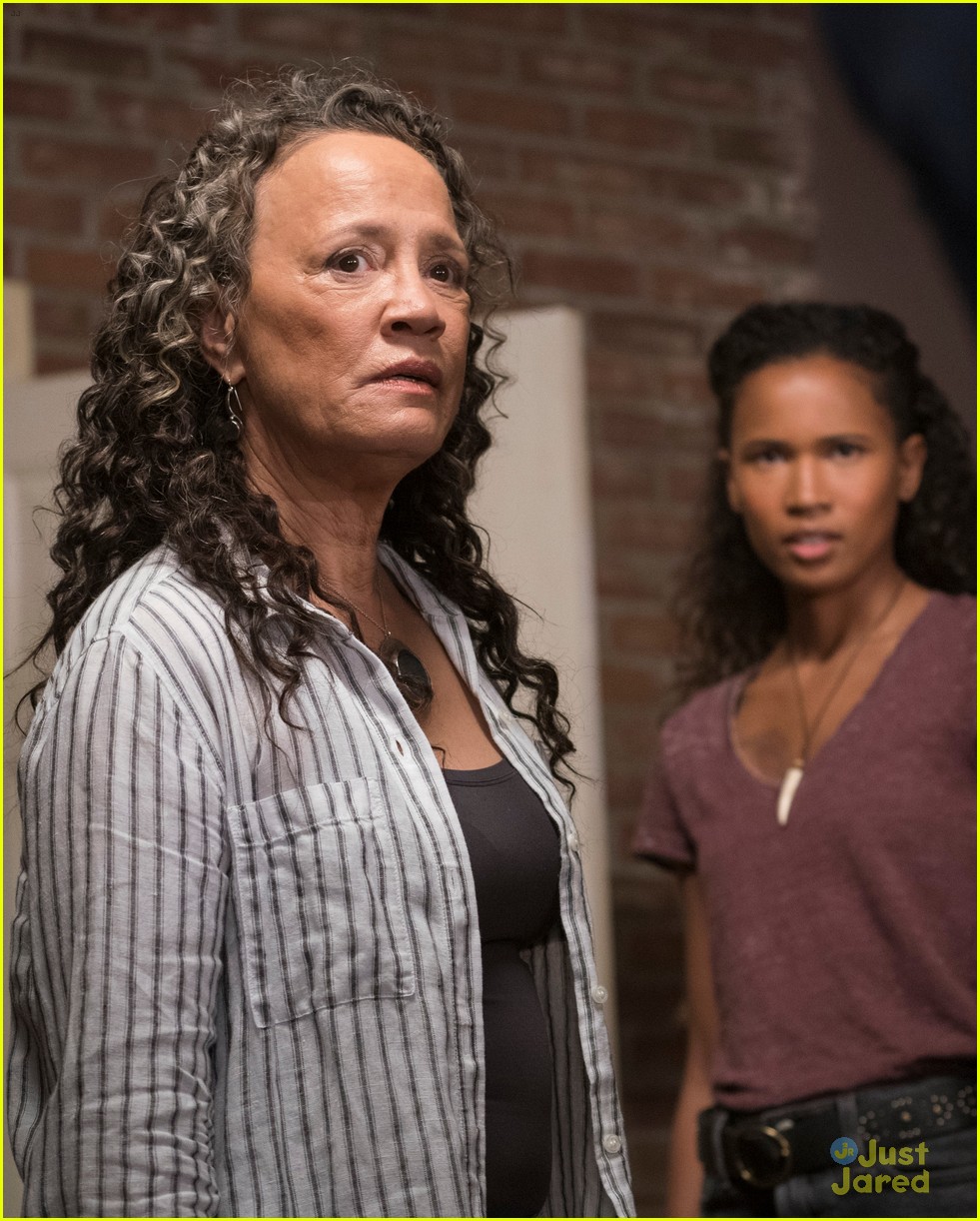 'Siren' Stars Open Up About Ben, Maddie & Ryn's Relationship in Season ...