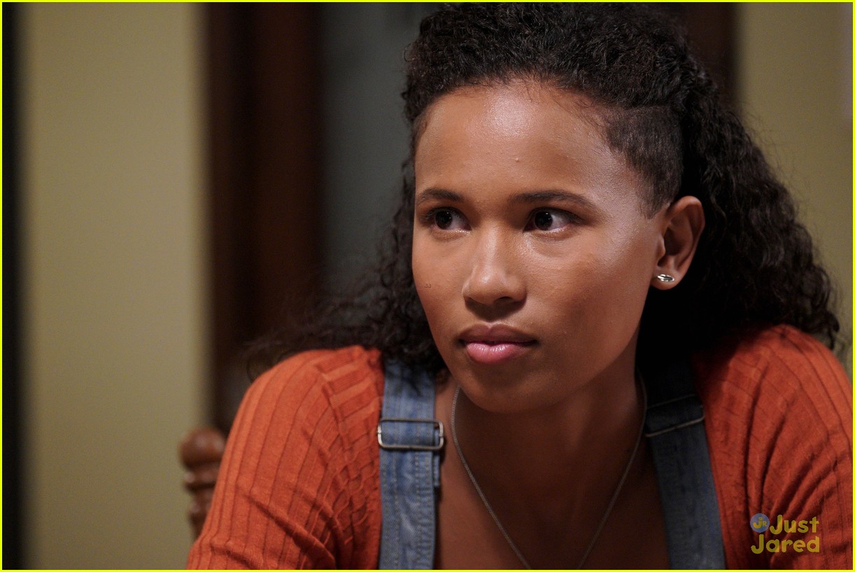 'Siren' Stars Open Up About Ben, Maddie & Ryn's Relationship in Season ...