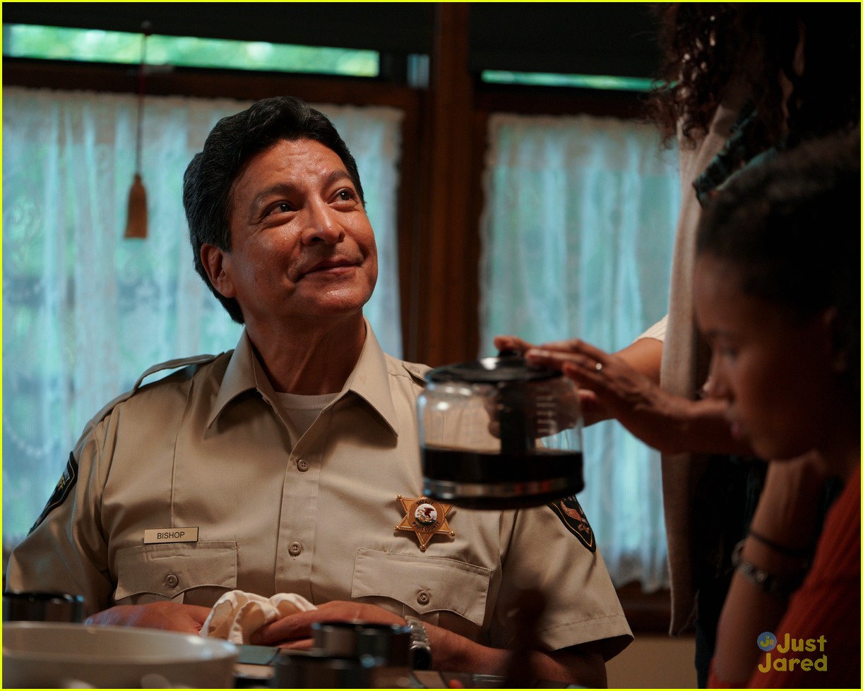 'Siren' Stars Open Up About Ben, Maddie & Ryn's Relationship in Season ...