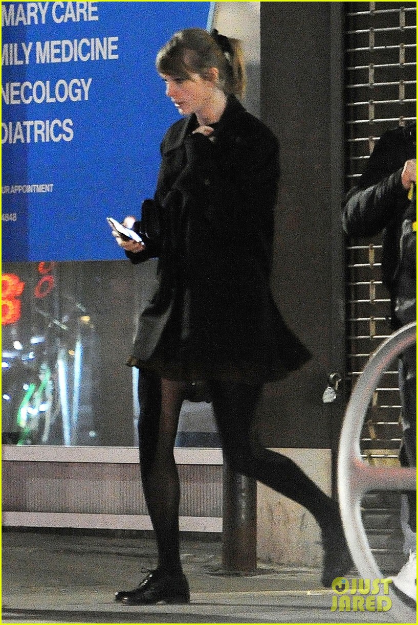 Full Sized Photo of taylor swift works on new music in the recording ...