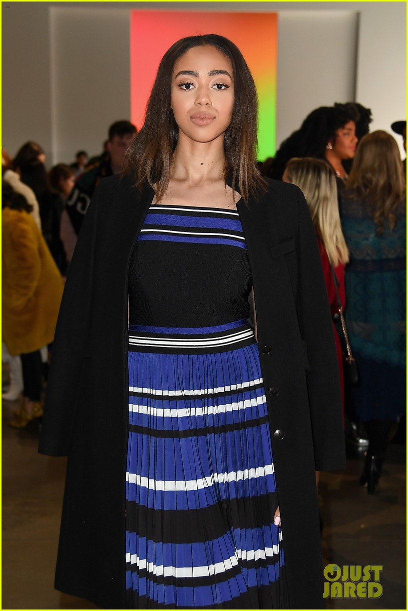 Bella Harris Makes Her New York Fashion Week Debut! | Photo 1215239 ...