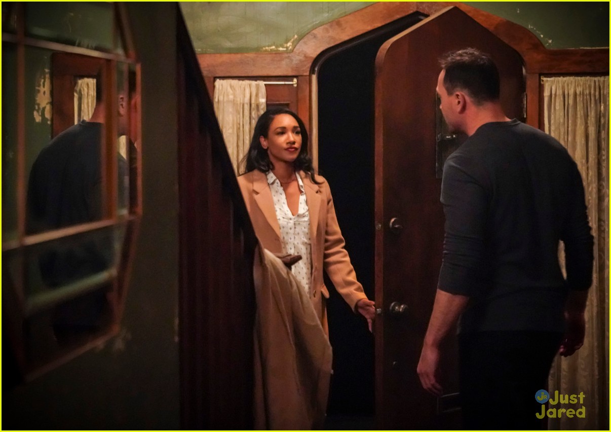 Iris Meets Cicada Face to Face on 'The Flash' Tonight | Photo 1213515 ...