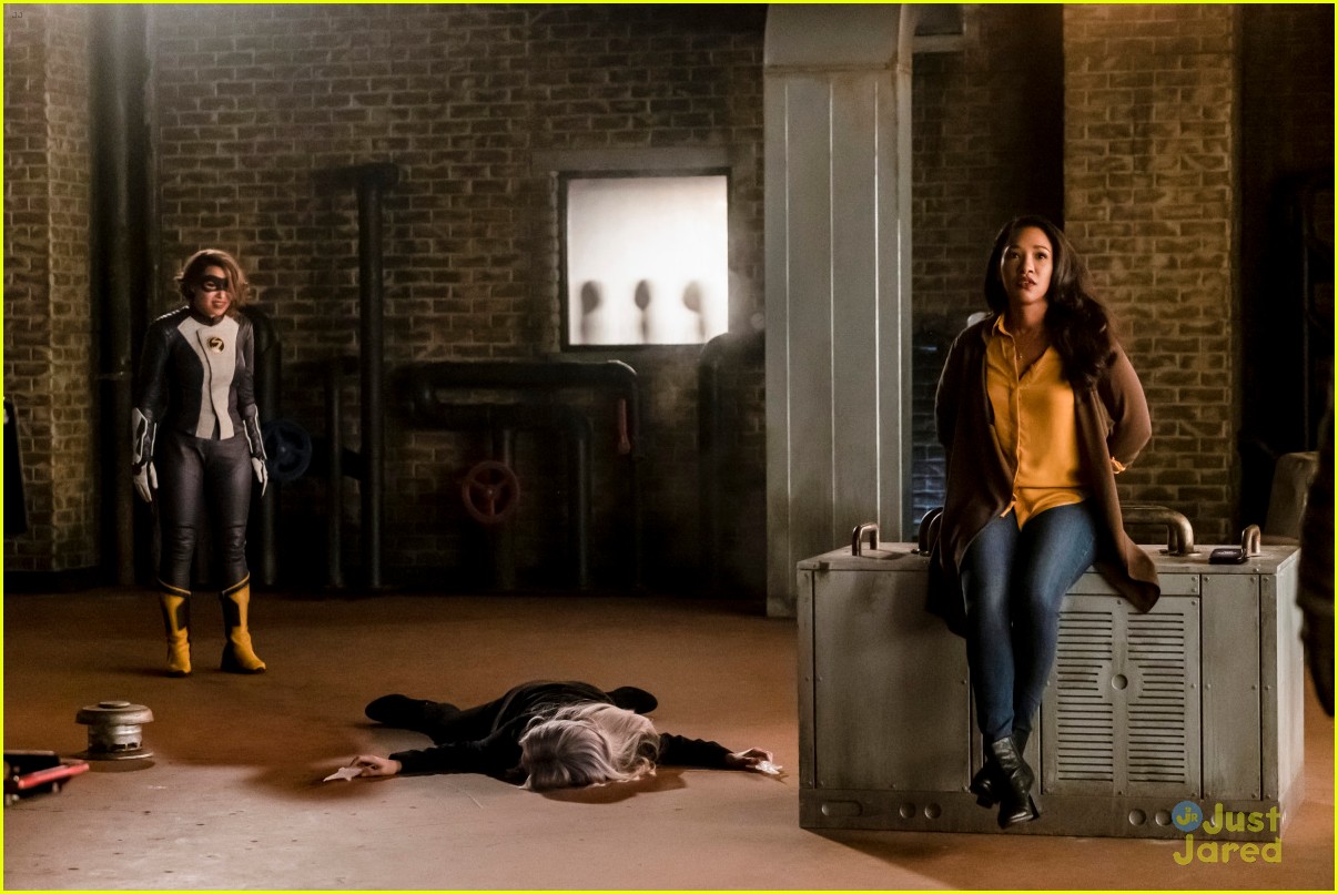 Nora Tries To Save Mom Iris on 'The Flash' Tonight | Photo 1216030 ...