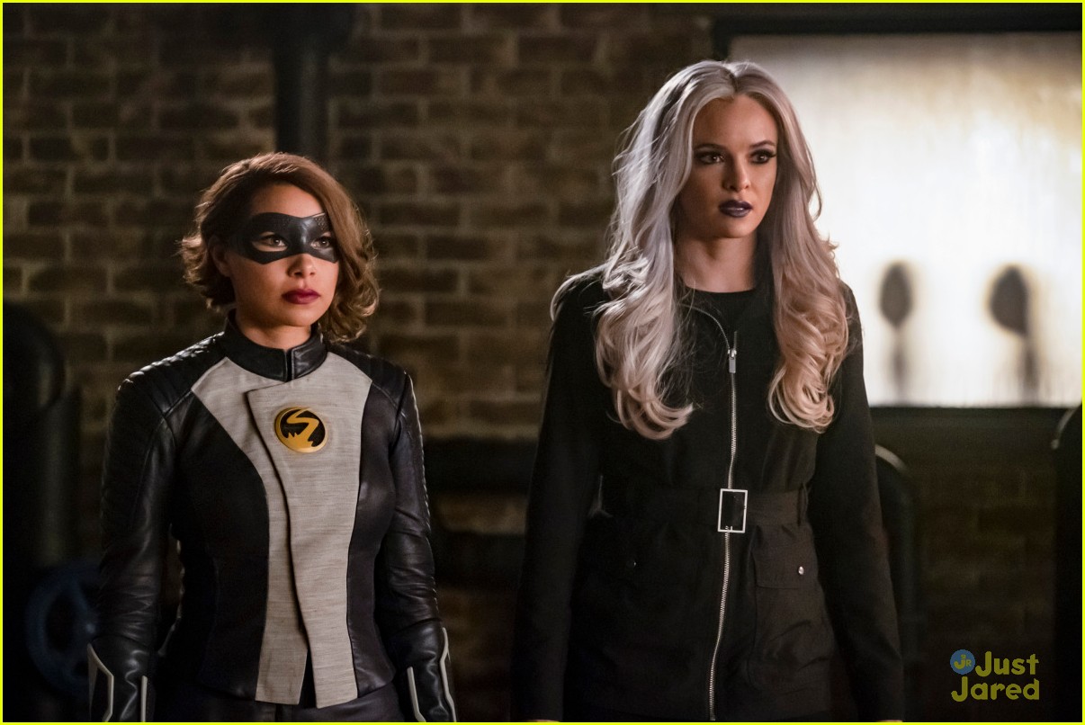 Nora Tries To Save Mom Iris on 'The Flash' Tonight | Photo 1216031 ...