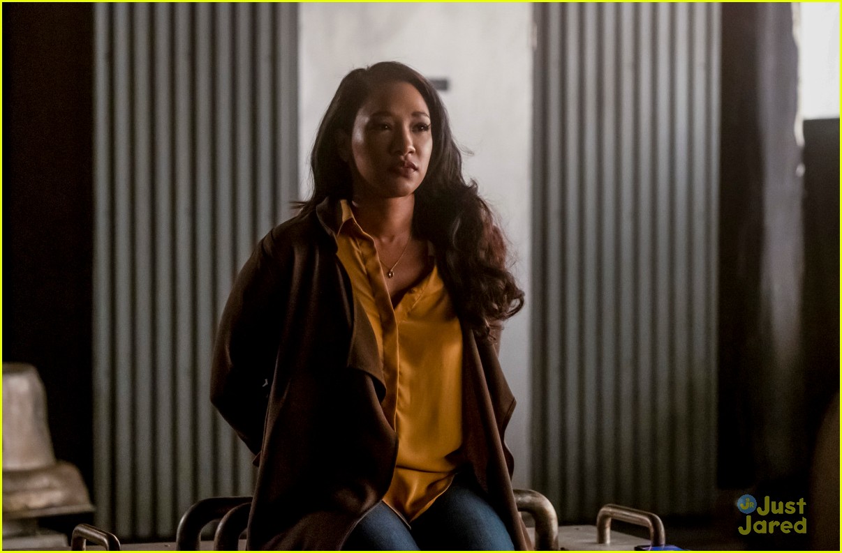 Nora Tries To Save Mom Iris on 'The Flash' Tonight | Photo 1216033 ...