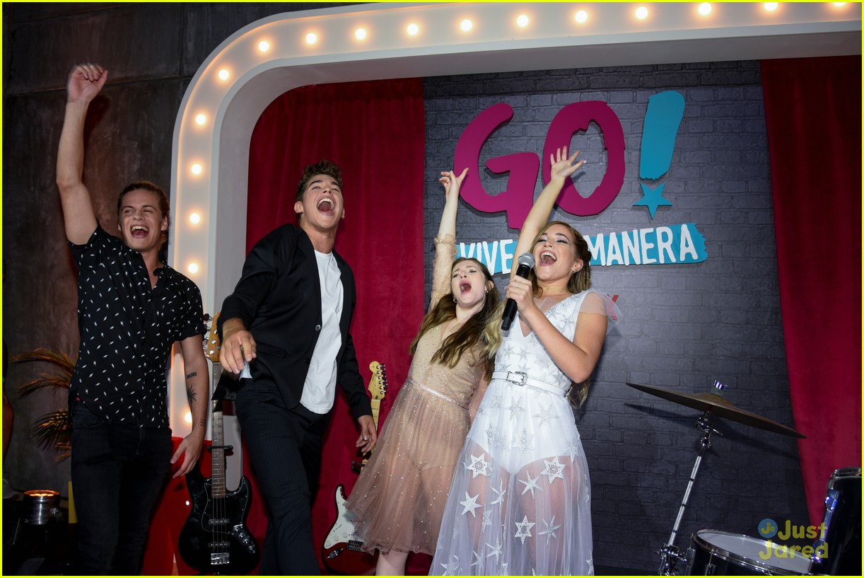 'Go! Vive a Tu Manera' Stars Celebrate Premiere of Series on Netflix ...