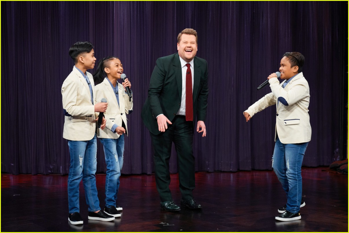 Full Sized Photo of ariana grande surprises the tnt boys 03 | Ariana ...