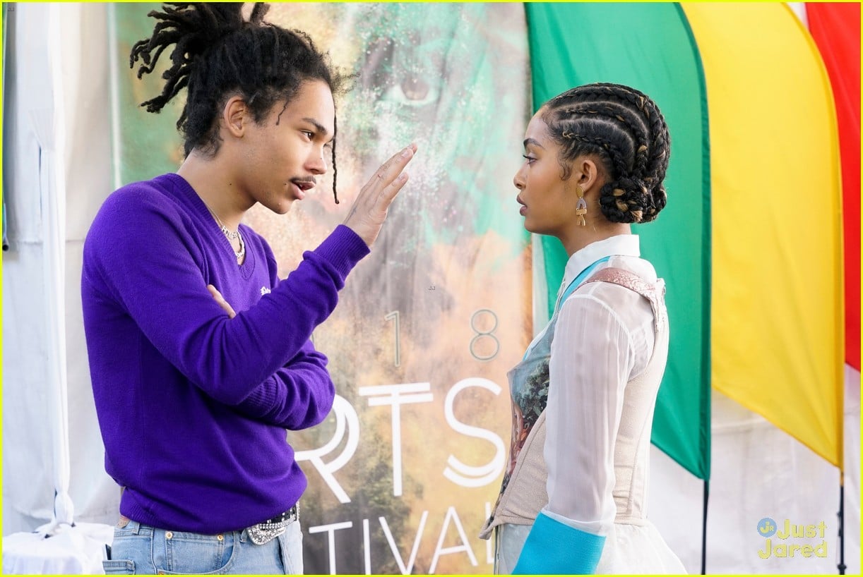 Luca's Art Exhibit Features His Ex-Girlfriends & Zoey Isn't Sure How To ...