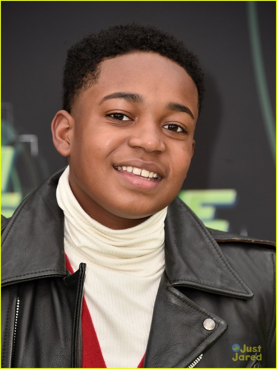 Issac Ryan Brown & Tahj Mowry Have 'Wade' 10 Year Challenge Meet Up at 'Kim Possible' Premiere ...