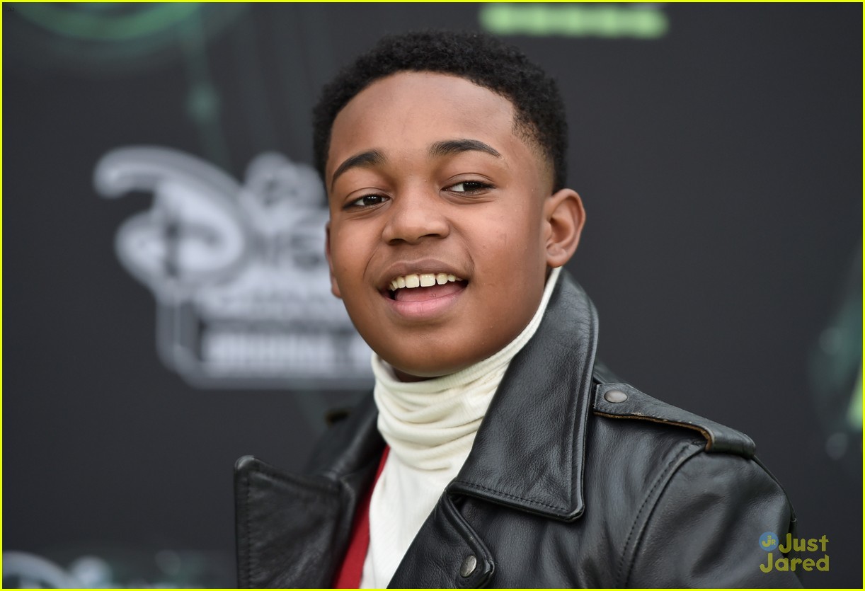 Issac Ryan Brown & Tahj Mowry Have 'Wade' 10 Year Challenge Meet Up at ...