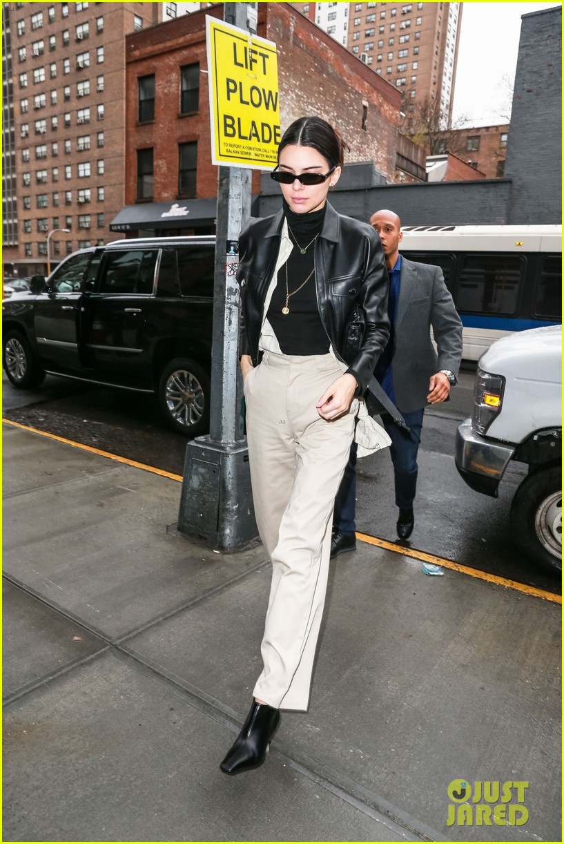 Kendall Jenner & Ben Simmons Step Out After Date Night! | Photo 1214775 ...