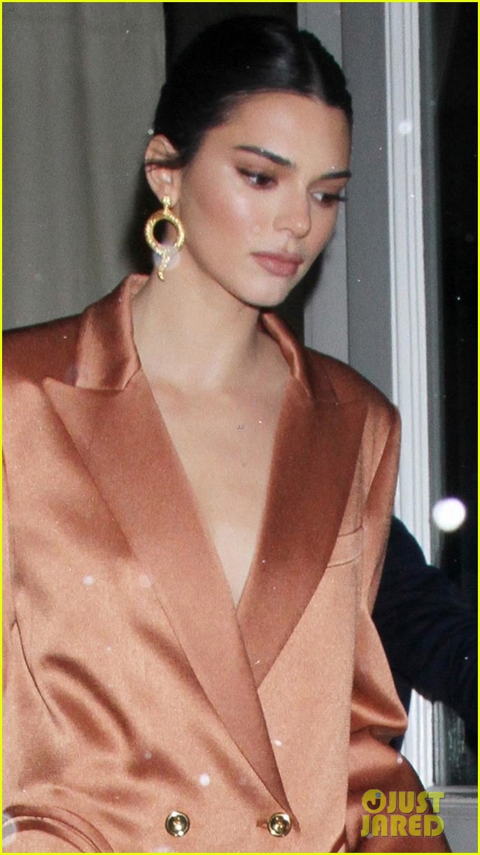 Kendall Jenner Steps Out During the Snow Storm in NYC | Photo 1216160 ...