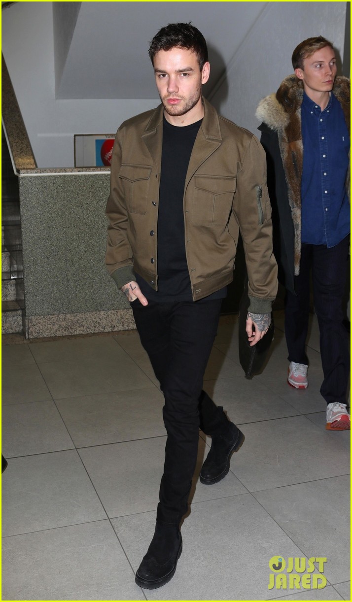 Full Sized Photo of liam payne makes his arrival in milan for fashion ...