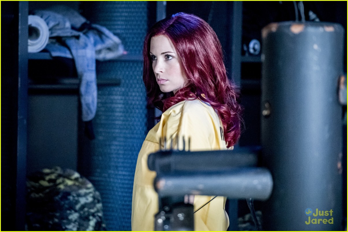 Oliver Bonds With New Half-Sister Emiko on 'Arrow' Tonight | Photo ...