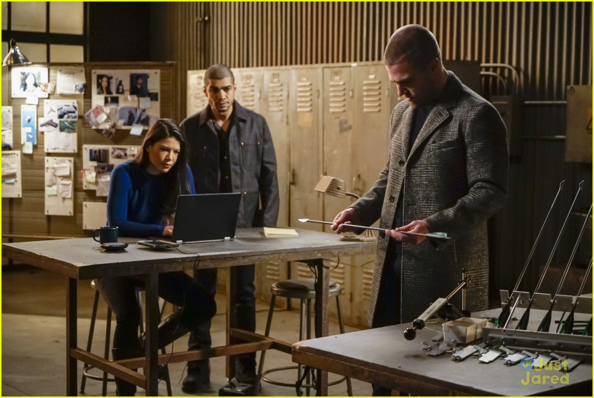 Full Sized Photo of arrow brothers sisters stills 14 | Oliver Bonds ...