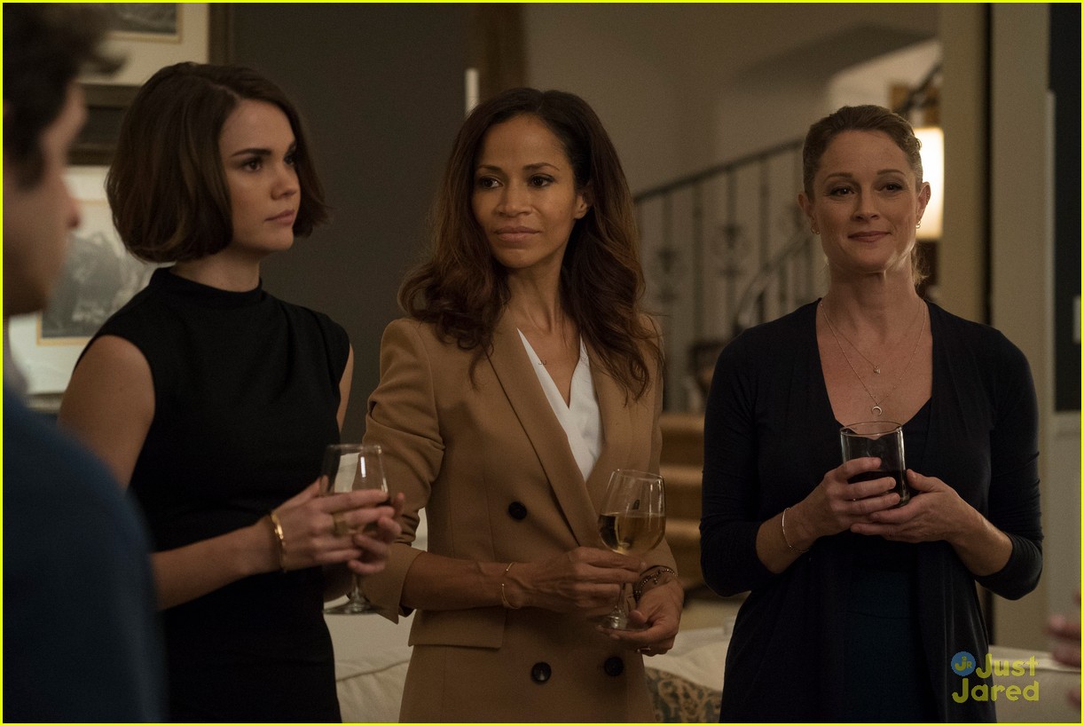 Callie's Family Meets Her Boss on Tonight's 'Good Trouble' | Photo ...