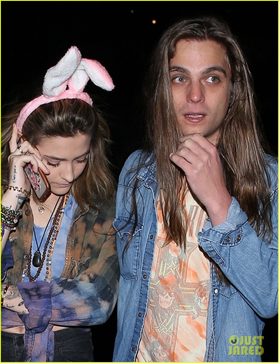Full Sized Photo of paris jackson gabriel gunn support macaulay culkin ...