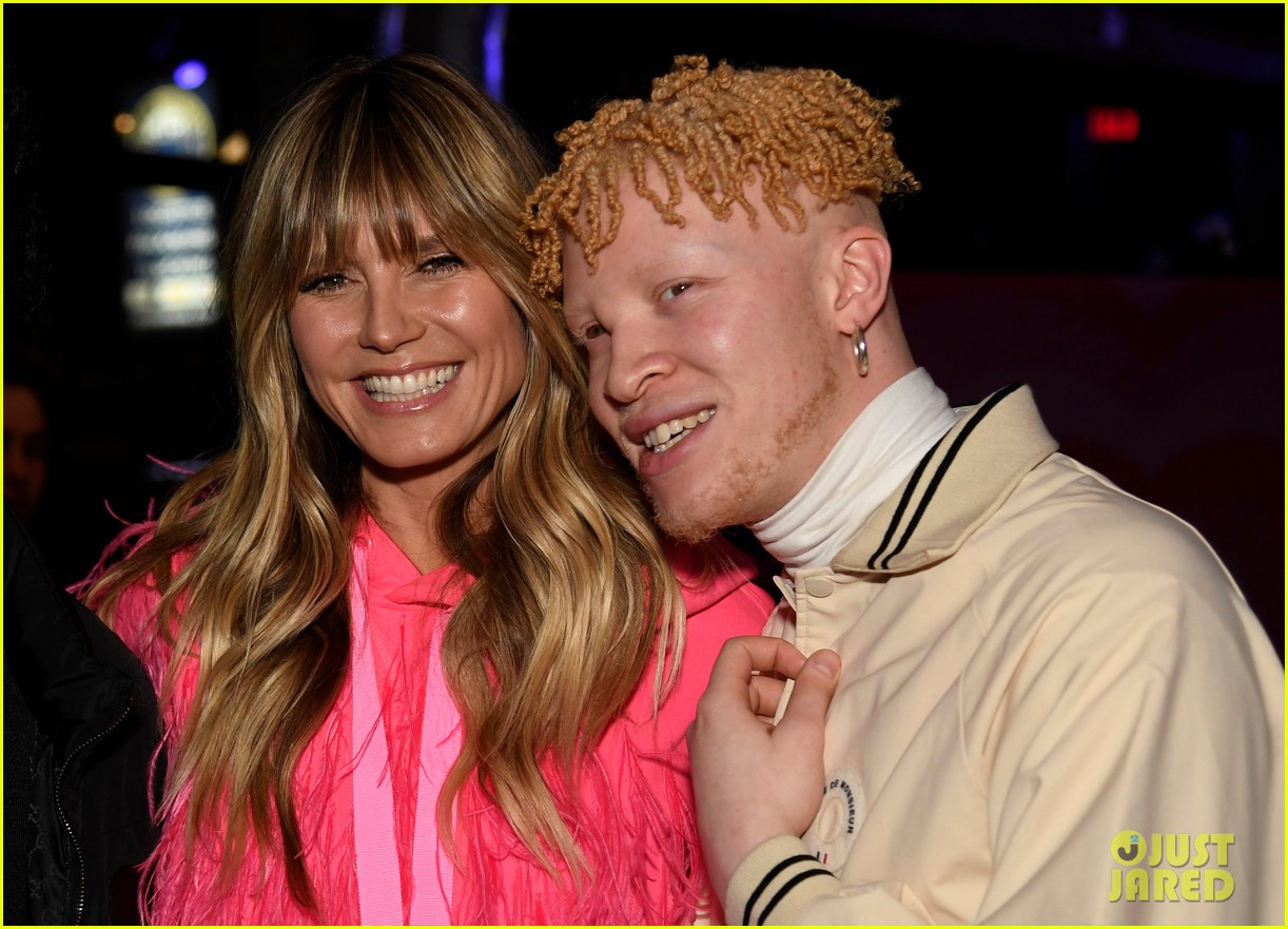 Carly Rae Jepsen, Skai Jackson, & Amanda Steele Get Colorful at ...