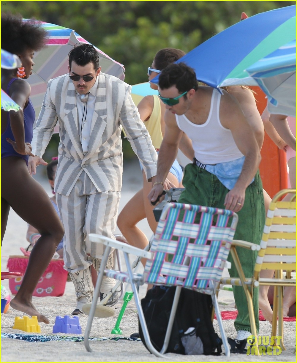 Nick & Kevin Jonas Film Their Music Video at the Beach! | Photo 1224678 ...